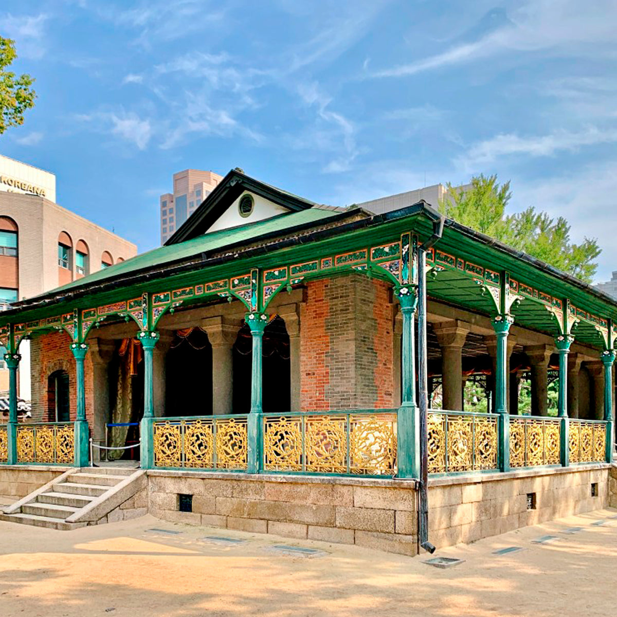 Explore Junggwanheon: Seoul’s Historical Heartbeat – BIROSO